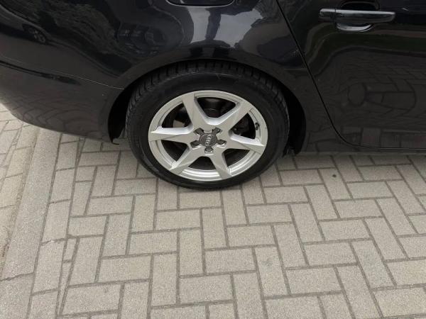 Black Audi A4 2008 in Riga, with an engine capacity of 2.00 L and mileage of 376 thousand km for 4690 €, photo 9 on AUTOMOTO.COM.LV