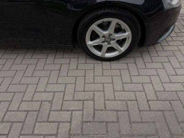 Black Audi A4 2008 in Riga, with an engine capacity of 2.00 L and mileage of 376 thousand km for 4690 €, photo 10 on AUTOMOTO.COM.LV