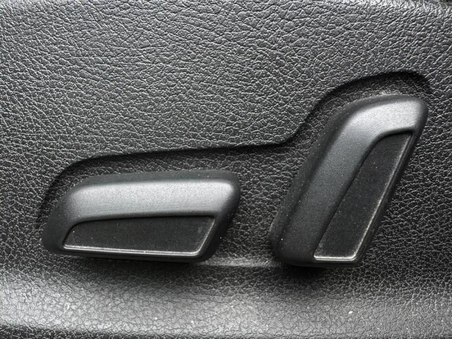 Black Audi A4 2008 in Riga, with an engine capacity of 2.00 L and mileage of 376 thousand km for 4690 €, photo 27 on AUTOMOTO.COM.LV