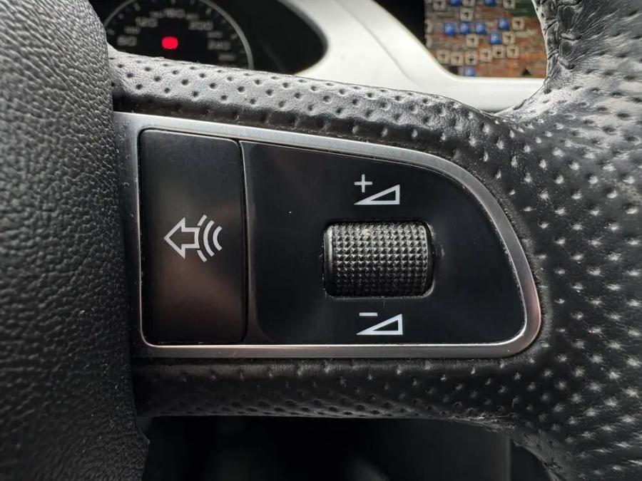 Black Audi A4 2008 in Riga, with an engine capacity of 2.00 L and mileage of 376 thousand km for 4690 €, photo 29 on AUTOMOTO.COM.LV