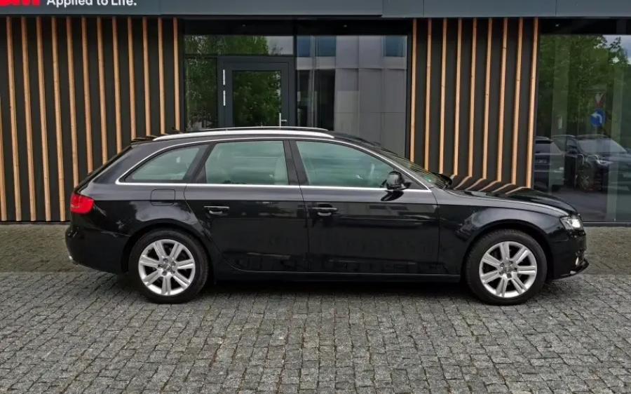 Black Audi A4 2008 in Riga, with an engine capacity of 2.70 L and mileage of 231 thousand km for 6590 €, photo 6 on AUTOMOTO.COM.LV