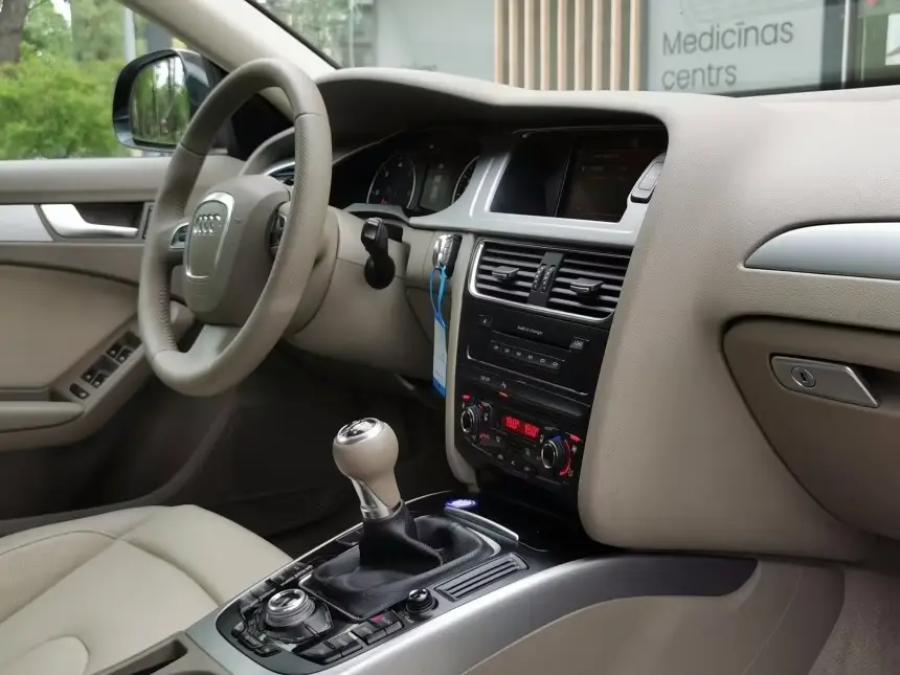 Black Audi A4 2008 in Riga, with an engine capacity of 2.70 L and mileage of 231 thousand km for 6590 €, photo 17 on AUTOMOTO.COM.LV