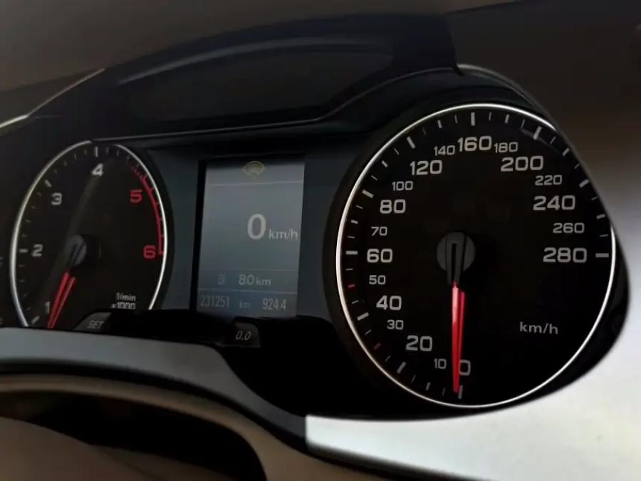 Black Audi A4 2008 in Riga, with an engine capacity of 2.70 L and mileage of 231 thousand km for 6590 €, photo 18 on AUTOMOTO.COM.LV