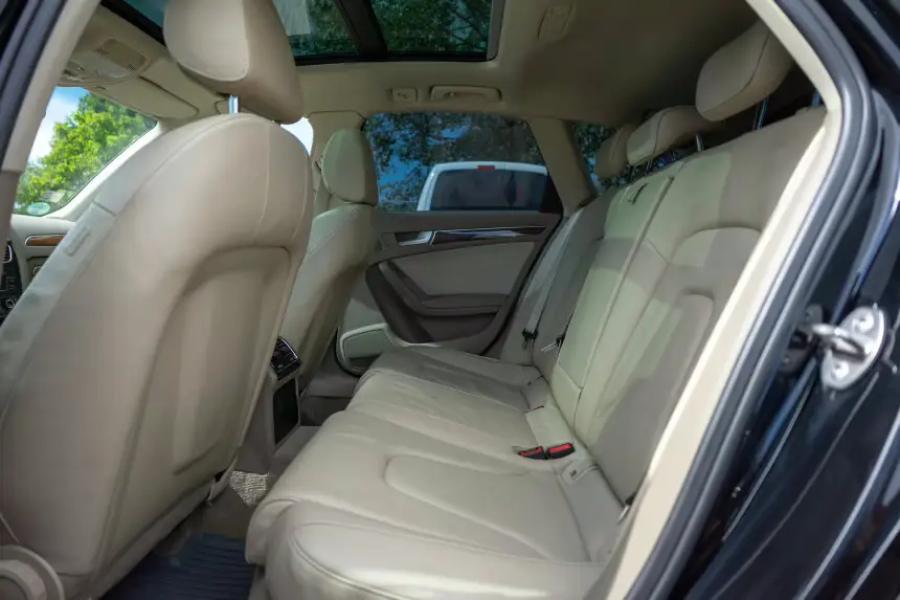 Melns Audi A4 2008 Liepāja, ar dzinēja tilpumu 3.00 L un nobraukumu 230 tūkst. km par 6850 €, foto 12 vietnē AUTOMOTO.COM.LV