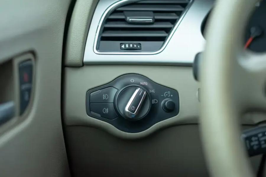 Melns Audi A4 2008 Liepāja, ar dzinēja tilpumu 3.00 L un nobraukumu 230 tūkst. km par 6850 €, foto 23 vietnē AUTOMOTO.COM.LV