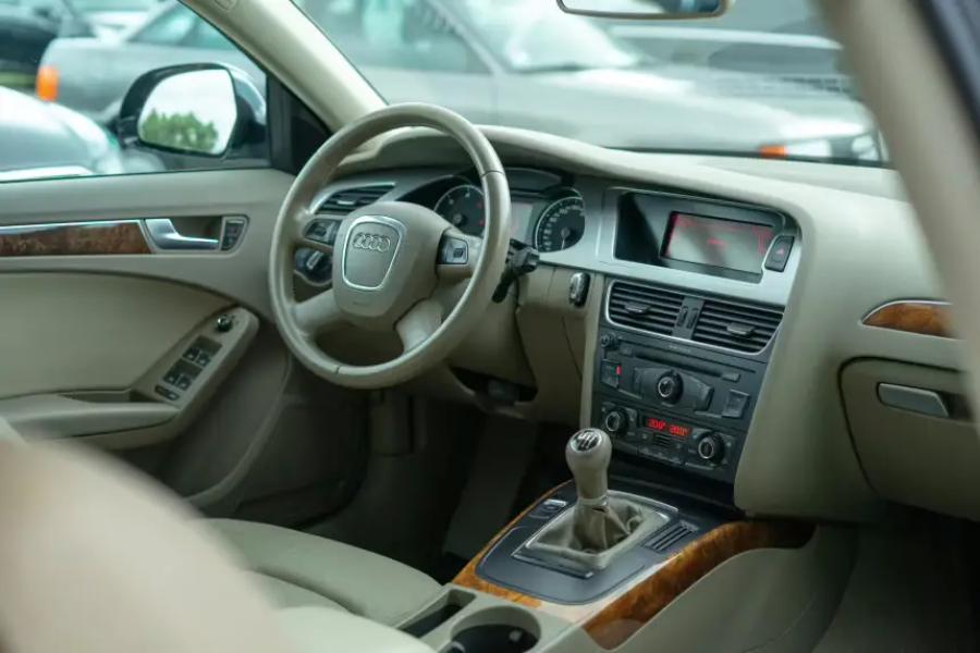Melns Audi A4 2008 Liepāja, ar dzinēja tilpumu 3.00 L un nobraukumu 230 tūkst. km par 6850 €, foto 25 vietnē AUTOMOTO.COM.LV
