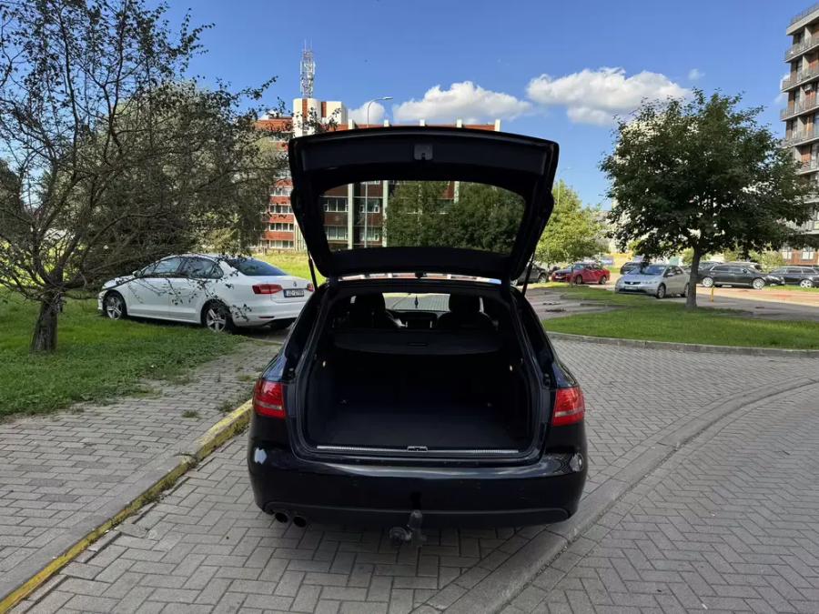 Black Audi A4 2008 in Riga, with an engine capacity of 2.00 L and mileage of 383 thousand km for 4290 €, photo 6 on AUTOMOTO.COM.LV
