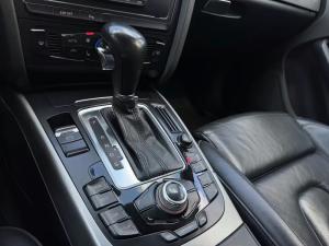 Black Audi A4 2008 in Riga, with an engine capacity of 2.00 L and mileage of 383 thousand km for 4290 €, photo 17 on AUTOMOTO.COM.LV