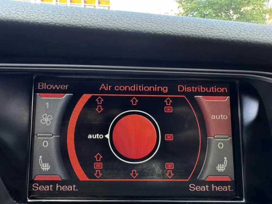 Black Audi A4 2008 in Riga, with an engine capacity of 2.00 L and mileage of 383 thousand km for 4290 €, photo 22 on AUTOMOTO.COM.LV
