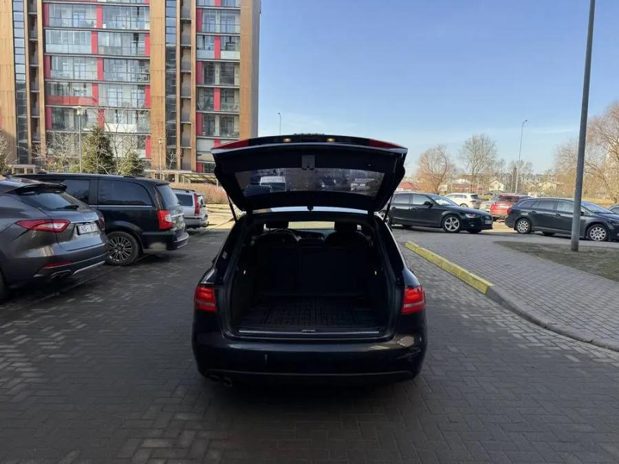 Black Audi A4 2008 in Riga, with an engine capacity of 2.00 L and mileage of 304 thousand km for 3990 €, photo 7 on AUTOMOTO.COM.LV