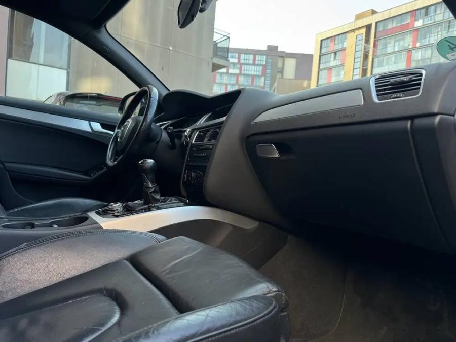 Black Audi A4 2008 in Riga, with an engine capacity of 2.00 L and mileage of 304 thousand km for 3990 €, photo 10 on AUTOMOTO.COM.LV