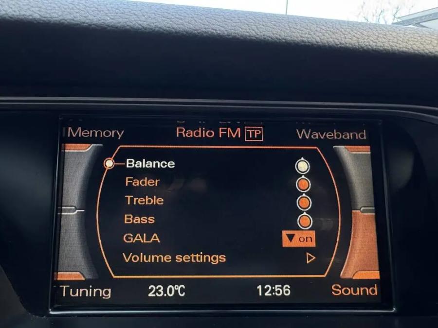 Black Audi A4 2008 in Riga, with an engine capacity of 2.00 L and mileage of 304 thousand km for 3990 €, photo 18 on AUTOMOTO.COM.LV