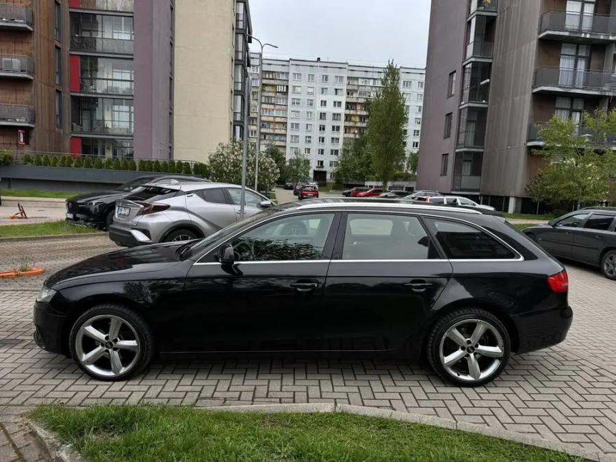 Black Audi A4 2008 in Riga, with an engine capacity of 2.00 L and mileage of 391 thousand km for 4490 €, photo 4 on AUTOMOTO.COM.LV