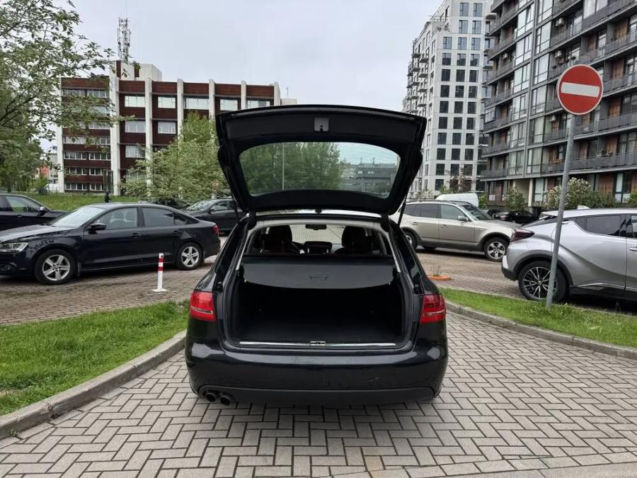 Black Audi A4 2008 in Riga, with an engine capacity of 2.00 L and mileage of 391 thousand km for 4490 €, photo 6 on AUTOMOTO.COM.LV