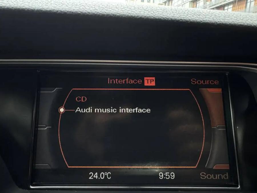 Black Audi A4 2008 in Riga, with an engine capacity of 2.00 L and mileage of 391 thousand km for 4490 €, photo 13 on AUTOMOTO.COM.LV