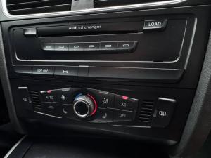 Black Audi A4 2008 in Riga, with an engine capacity of 2.00 L and mileage of 391 thousand km for 4490 €, photo 15 on AUTOMOTO.COM.LV