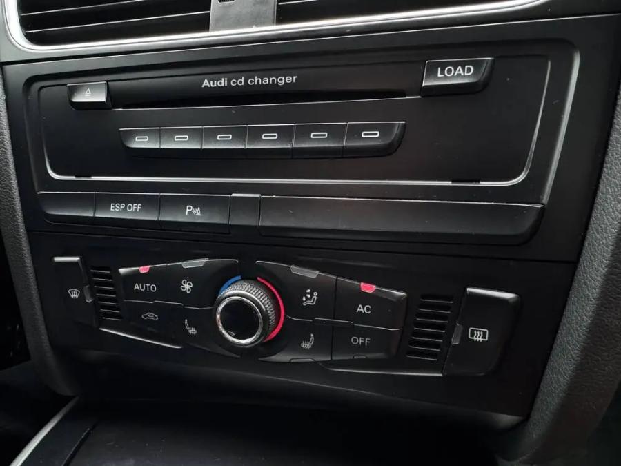 Black Audi A4 2008 in Riga, with an engine capacity of 2.00 L and mileage of 391 thousand km for 4490 €, photo 15 on AUTOMOTO.COM.LV