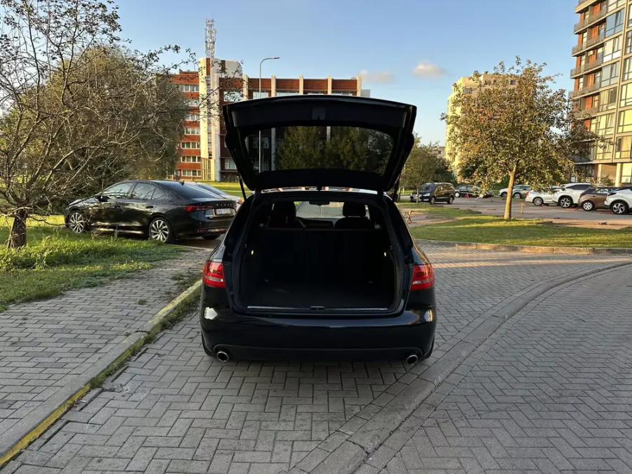 Black Audi A4 2008 in Riga, with an engine capacity of 2.70 L and mileage of 334 thousand km for 4490 €, photo 7 on AUTOMOTO.COM.LV