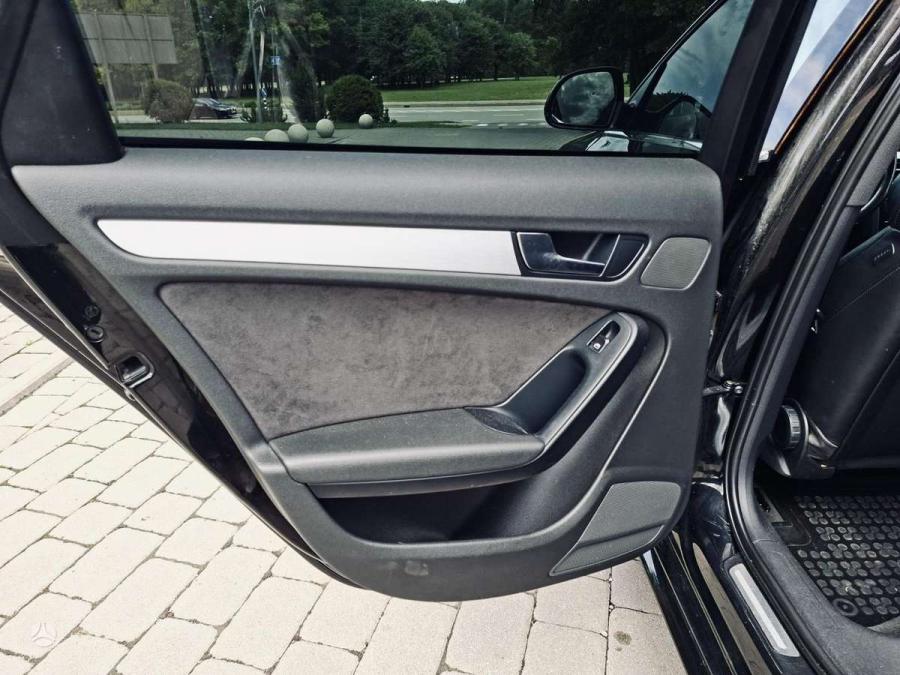 Melns Audi A4 2008 Kauņa, ar dzinēja tilpumu 1.97 L un nobraukumu 287 tūkst. km par 6000 €, foto 32 vietnē AUTOMOTO.COM.LV