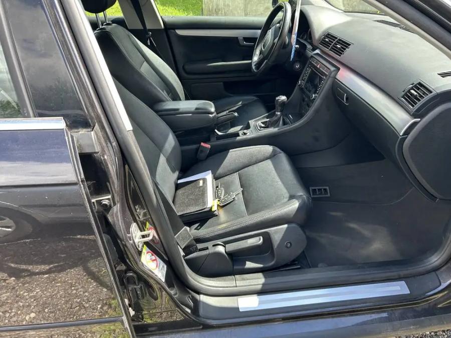 Melns Audi A4 2008 Limbaži, ar dzinēja tilpumu 2.00 L un nobraukumu 280 tūkst. km par 4250 €, foto 9 vietnē AUTOMOTO.COM.LV