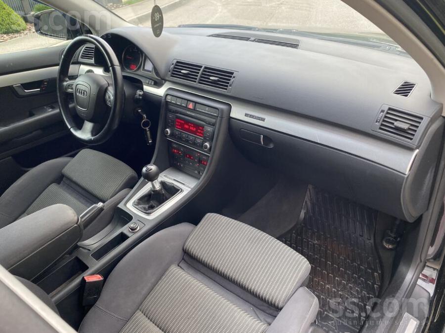 Black Audi A4 2008 in Riga, with an engine capacity of 2.00 L and mileage of 246 thousand km for 3950 €, photo 15 on AUTOMOTO.COM.LV