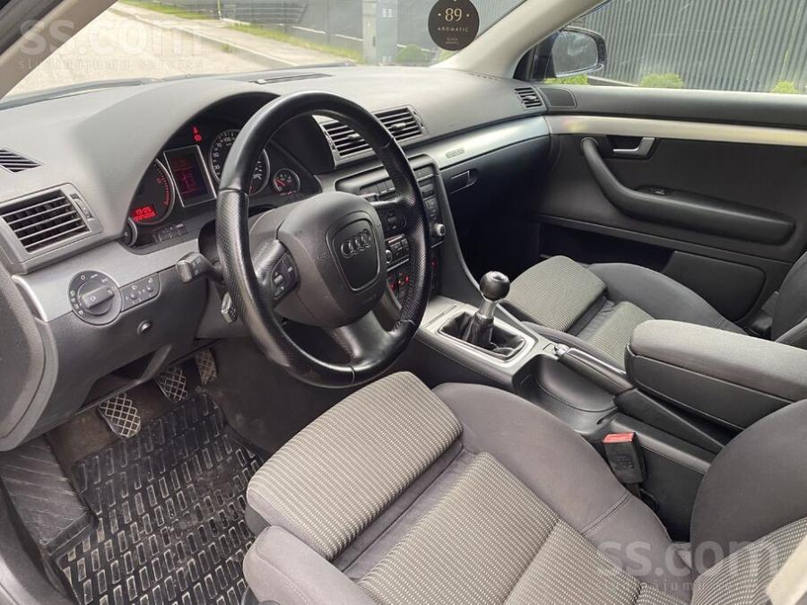Black Audi A4 2008 in Riga, with an engine capacity of 2.00 L and mileage of 246 thousand km for 3950 €, photo 19 on AUTOMOTO.COM.LV