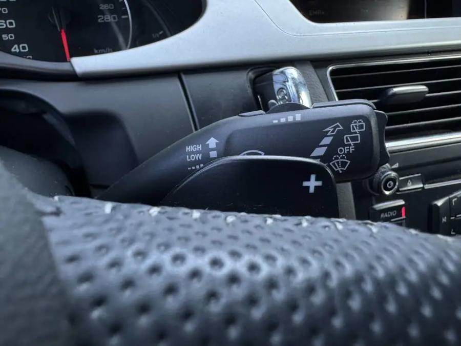 Black Audi A4 2008 in Riga, with an engine capacity of 2.00 L and mileage of 328 thousand km for 4990 €, photo 23 on AUTOMOTO.COM.LV