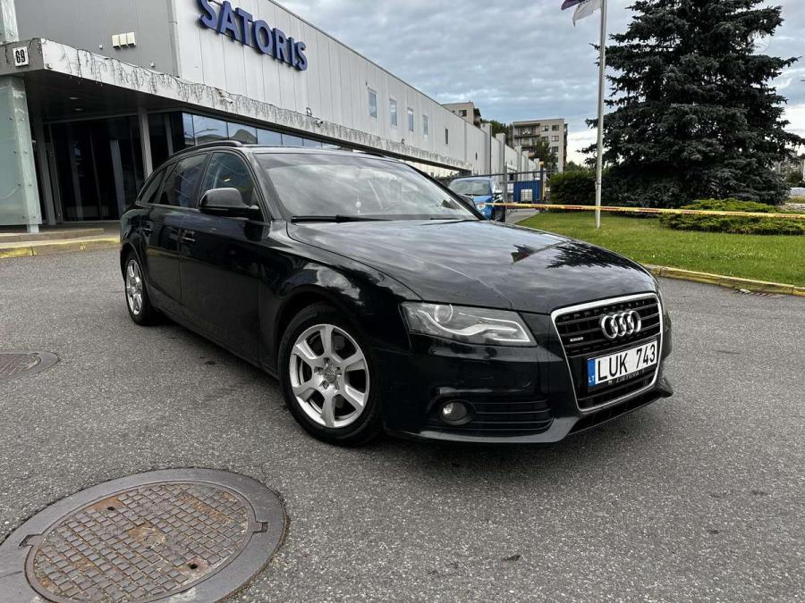 Black Audi A4 2008 in Vilnius, with an engine capacity of 3.20 L and mileage of 360 thousand km for 5000 €, photo 4 on AUTOMOTO.COM.LV