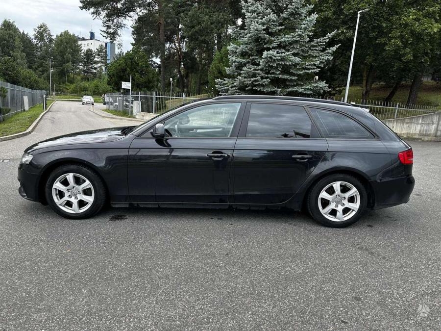 Black Audi A4 2008 in Vilnius, with an engine capacity of 3.20 L and mileage of 360 thousand km for 5000 €, photo 5 on AUTOMOTO.COM.LV