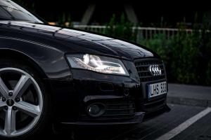 Black Audi A4 2008 in Vilnius, with an engine capacity of 1.97 L and mileage of 301 thousand km for 4500 €, photo 5 on AUTOMOTO.COM.LV
