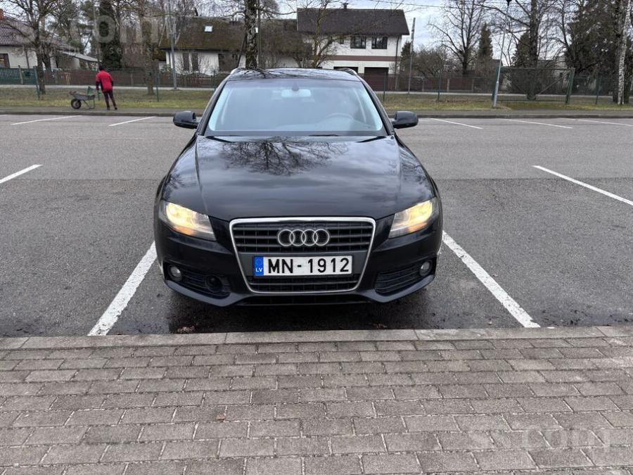 Black Audi A4 2009 in Riga, with an engine capacity of 2.00 L and mileage of 319 thousand km for 4500 €, photo 1 on AUTOMOTO.COM.LV