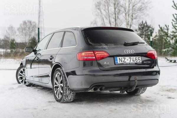 Melns Audi A4 2009 Rīga, ar dzinēja tilpumu 2.00 L un nobraukumu 361 tūkst. km par 5890 €, foto 4 vietnē AUTOMOTO.COM.LV