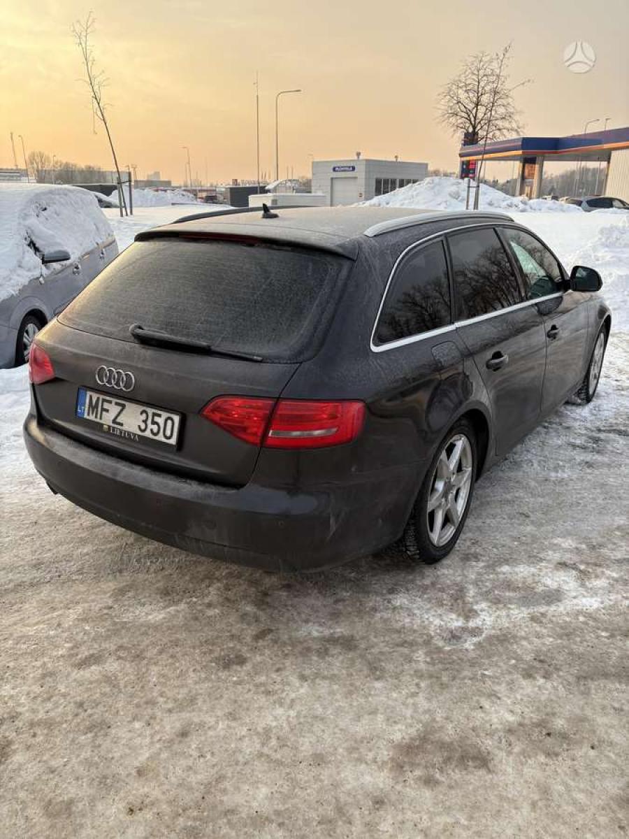 Black Audi A4 2009 in Klaipeda, with an engine capacity of 1.99 L and mileage of 307 thousand km for 5000 €, photo 3 on AUTOMOTO.COM.LV