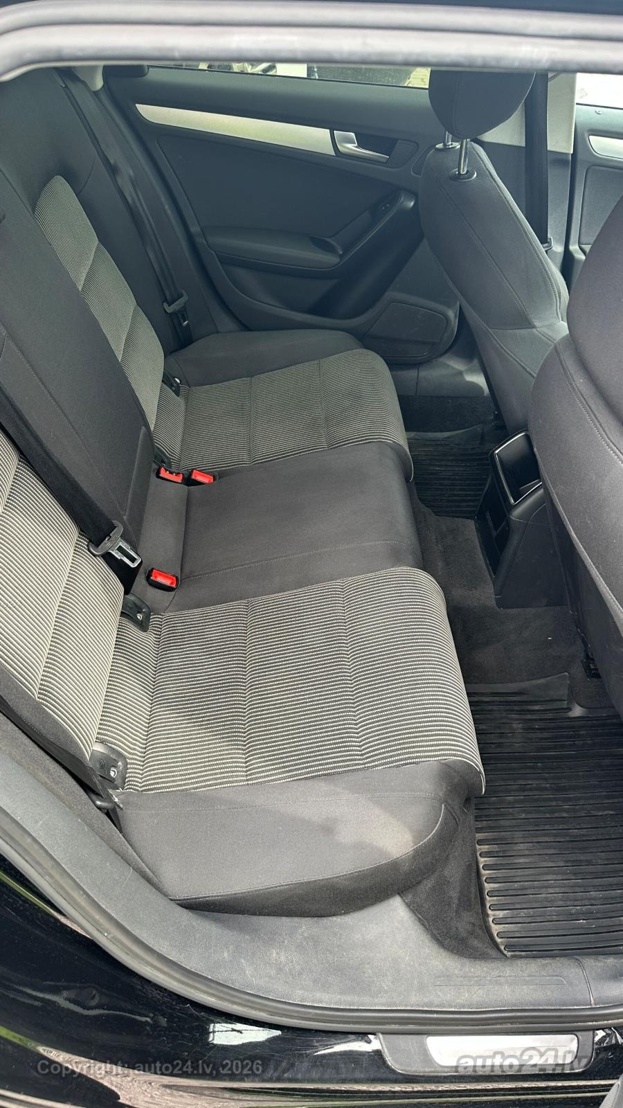 Melns Audi A4 2009 Tartu, ar dzinēja tilpumu 2.00 L un nobraukumu 346 tūkst. km par 4500 €, foto 14 vietnē AUTOMOTO.COM.LV