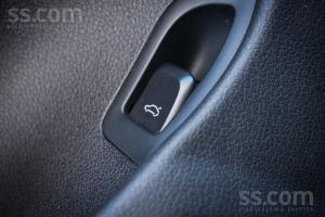 Black Audi A4 2009 in Riga, with an engine capacity of 2.70 L and mileage of 343 thousand km for 6890 €, photo 16 on AUTOMOTO.COM.LV