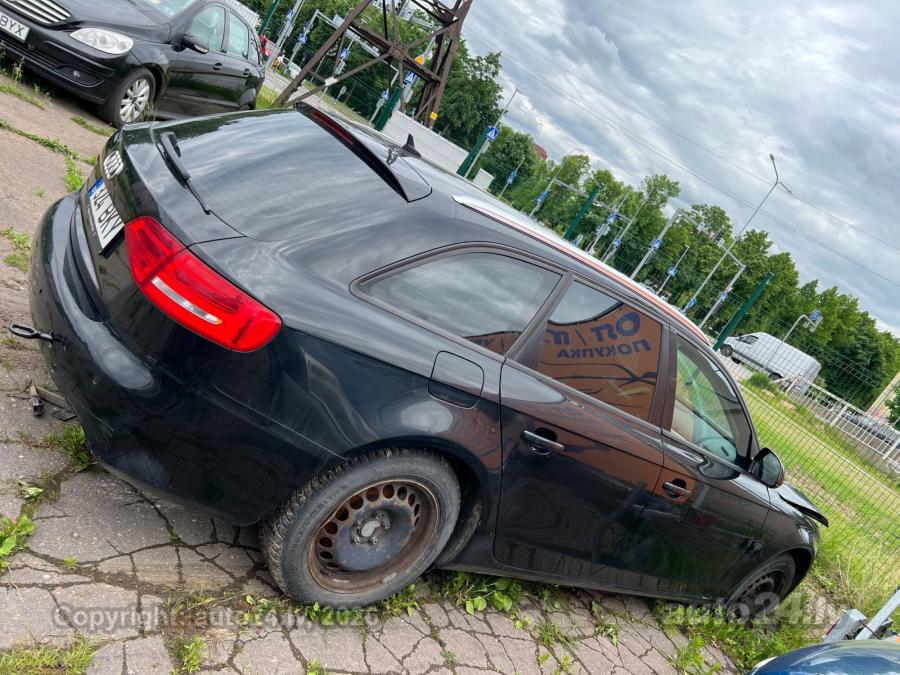Black Audi A4 2009 in Narva, with an engine capacity of 1.80 L and mileage of 160 thousand km for 999 €, photo 10 on AUTOMOTO.COM.LV