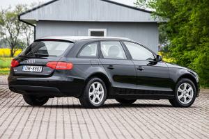 Melns Audi A4 2009 Tukums, ar dzinēja tilpumu 2.00 L un nobraukumu 0 tūkst. km par 5500 €, foto 7 vietnē AUTOMOTO.COM.LV