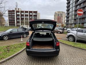 Black Audi A4 2009 in Riga, with an engine capacity of 2.00 L and mileage of 285 thousand km for 3990 €, photo 6 on AUTOMOTO.COM.LV