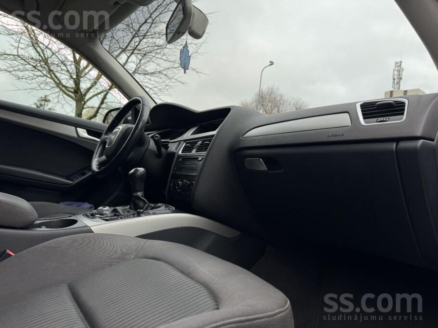 Black Audi A4 2009 in Riga, with an engine capacity of 2.00 L and mileage of 285 thousand km for 3990 €, photo 10 on AUTOMOTO.COM.LV