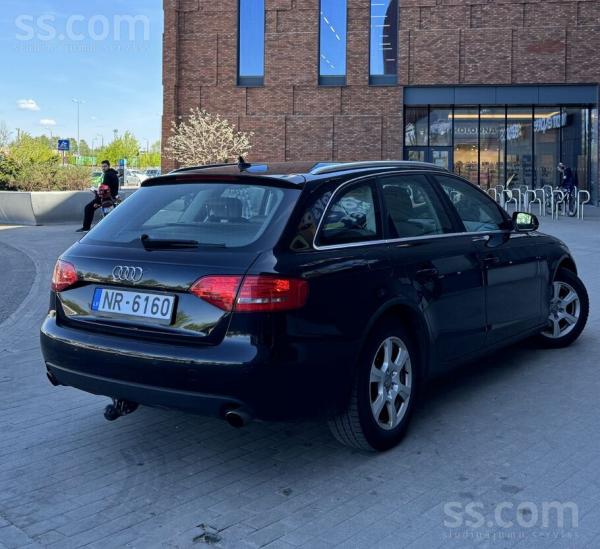 Melns Audi A4 2009 Rīga, ar dzinēja tilpumu 2.70 L un nobraukumu 333 tūkst. km par 5500 €, foto 9 vietnē AUTOMOTO.COM.LV