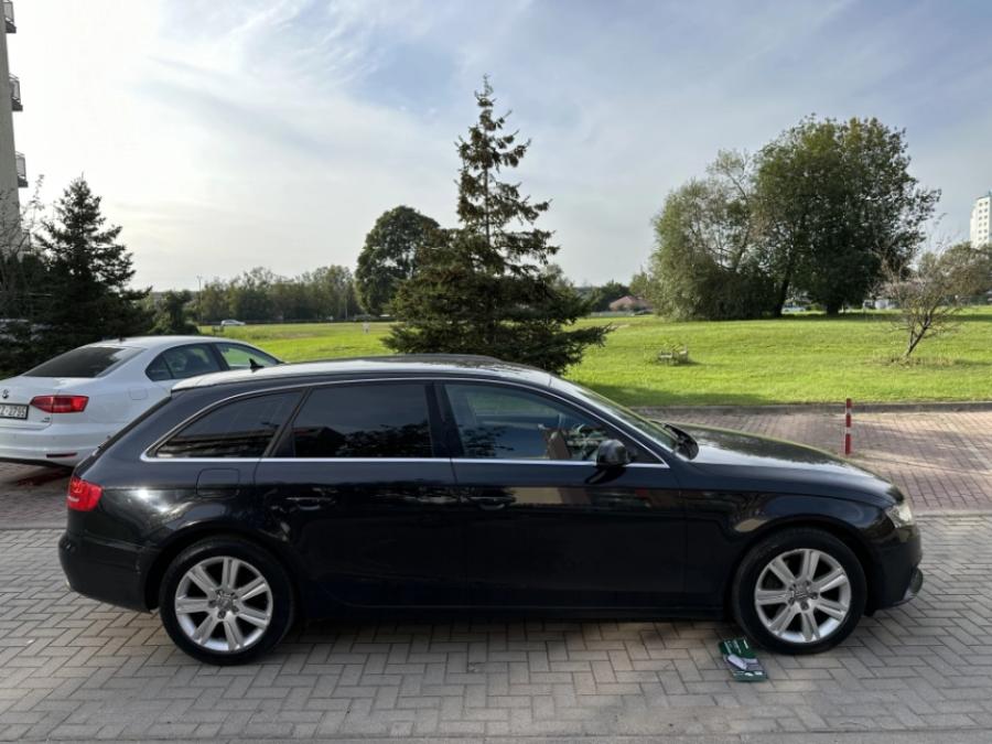Melns Audi A4 2009 Rīga, ar dzinēja tilpumu 2.70 L un nobraukumu 330 tūkst. km par 4690 €, foto 8 vietnē AUTOMOTO.COM.LV