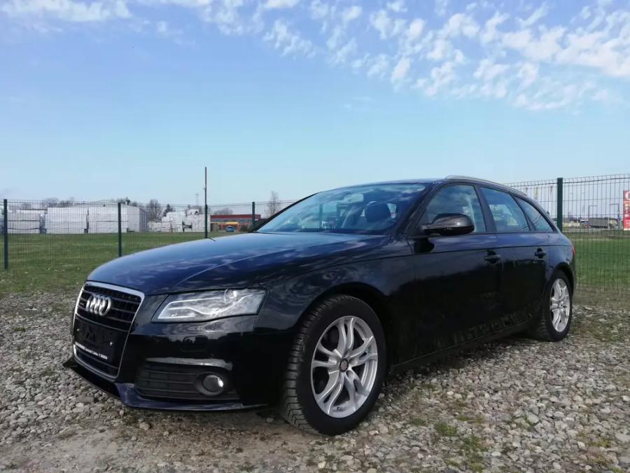 Black Audi A4 2009 in Saldus, with an engine capacity of 3.00 L and mileage of 212 thousand km for 6500 €, photo 1 on AUTOMOTO.COM.LV