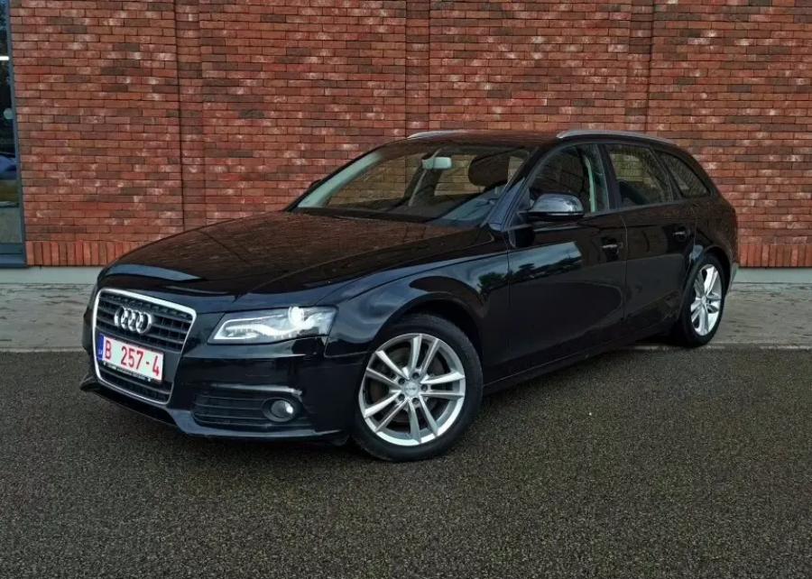 Black Audi A4 2009 in Riga, with an engine capacity of 2.70 L and mileage of 265 thousand km for 6650 €, photo 4 on AUTOMOTO.COM.LV