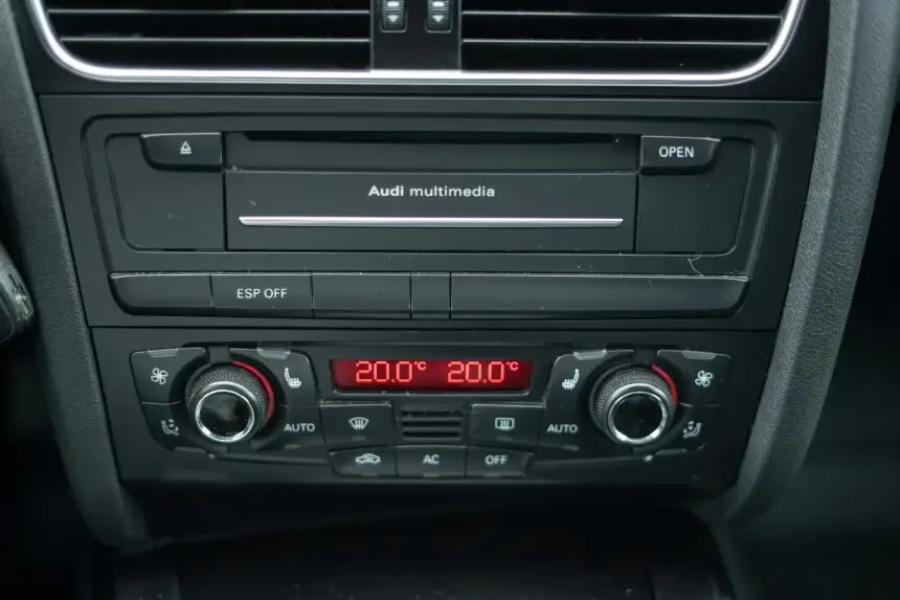 Melns Audi A4 2009 Liepāja, ar dzinēja tilpumu 2.00 L un nobraukumu 267 tūkst. km par 7500 €, foto 17 vietnē AUTOMOTO.COM.LV