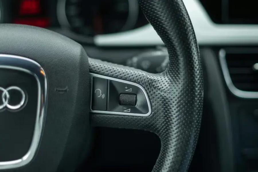 Melns Audi A4 2009 Liepāja, ar dzinēja tilpumu 2.00 L un nobraukumu 267 tūkst. km par 7500 €, foto 22 vietnē AUTOMOTO.COM.LV