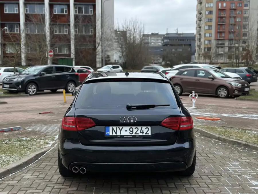 Black Audi A4 2009 in Riga, with an engine capacity of 2.00 L and mileage of 239 thousand km for 3990 €, photo 6 on AUTOMOTO.COM.LV