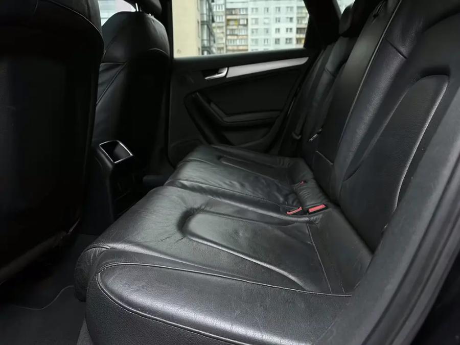Black Audi A4 2009 in Riga, with an engine capacity of 2.00 L and mileage of 239 thousand km for 3990 €, photo 8 on AUTOMOTO.COM.LV
