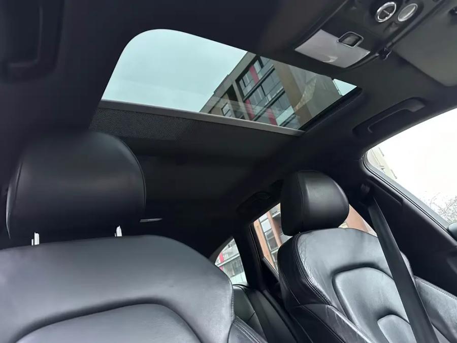Black Audi A4 2009 in Riga, with an engine capacity of 2.00 L and mileage of 239 thousand km for 3990 €, photo 10 on AUTOMOTO.COM.LV