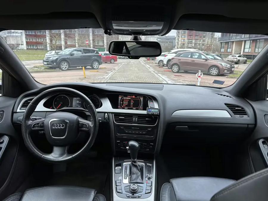 Black Audi A4 2009 in Riga, with an engine capacity of 2.00 L and mileage of 239 thousand km for 3990 €, photo 11 on AUTOMOTO.COM.LV