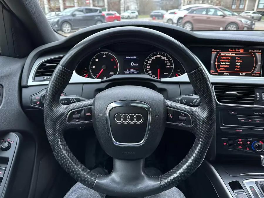 Black Audi A4 2009 in Riga, with an engine capacity of 2.00 L and mileage of 239 thousand km for 3990 €, photo 12 on AUTOMOTO.COM.LV